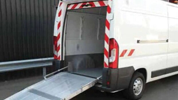 Utilitaires Peugeot pour artisans BTP et jardiniers paysagistes